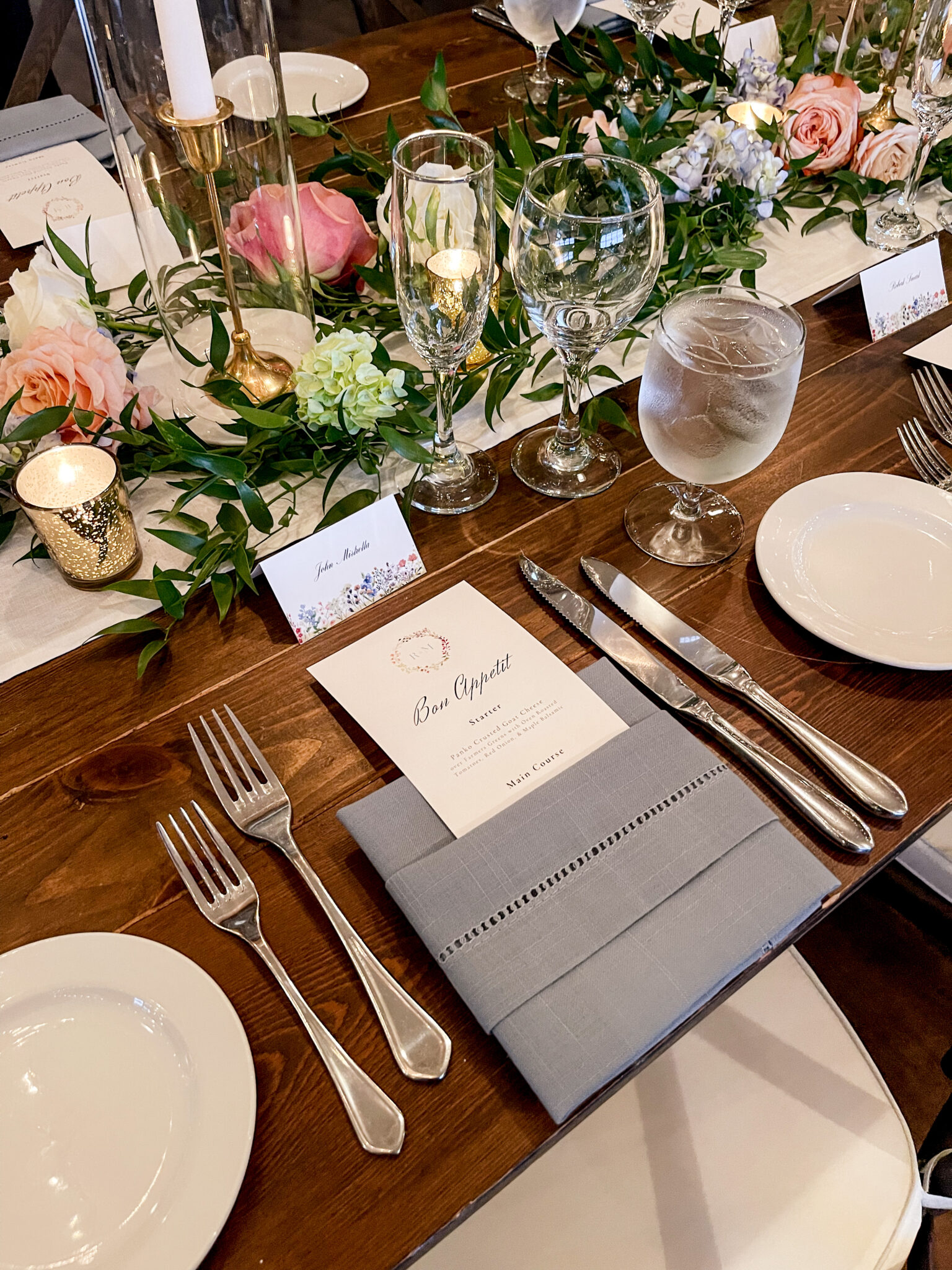 Napkin Fold Inspiration for Wedding Receptions - assortedartistries.com